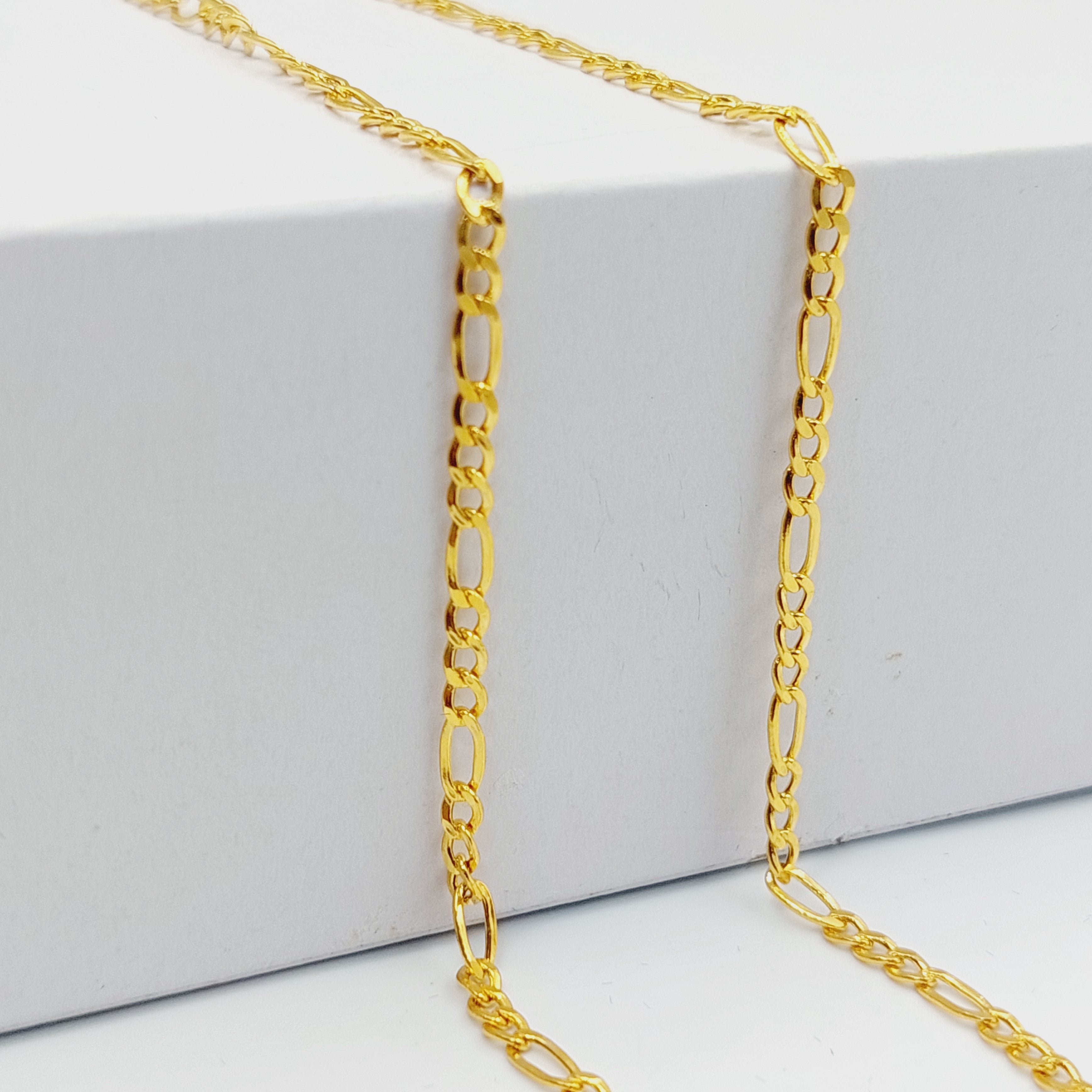21K 2mm Figaro Chain – Saeed Jewelry